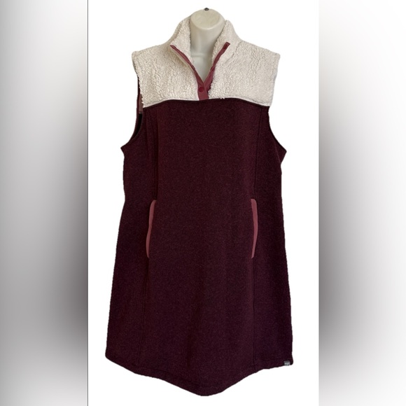 Title nine | Dresses | New Title Nine Callitrix Fleece Vest Sweater ...